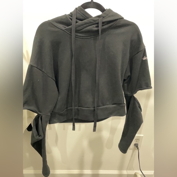 ALO Yoga | Tops | Alo Womans Sweat Outfit | Poshmark